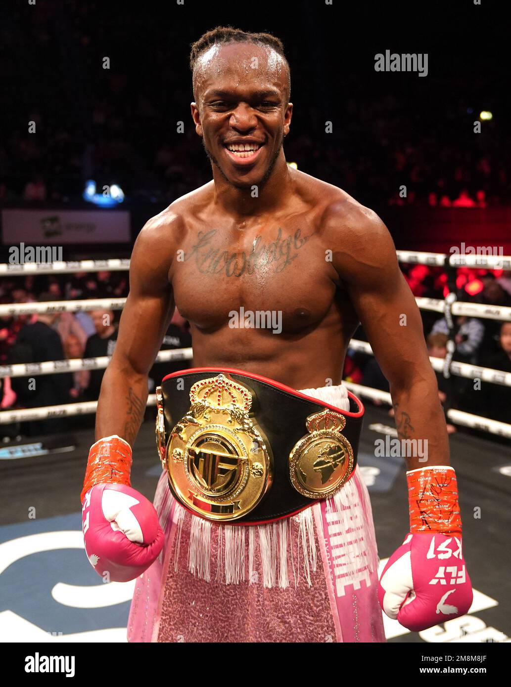 KSI celebrates victory in the cruiserweight bout against FaZe Temperrr ...