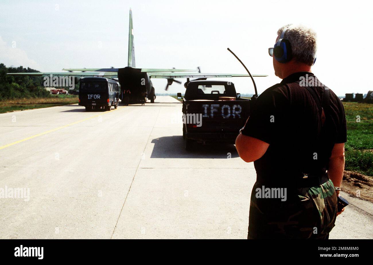TECH. SGT. Phillip Vanderwal from the 4100th Aerial Port Flight, Task ...