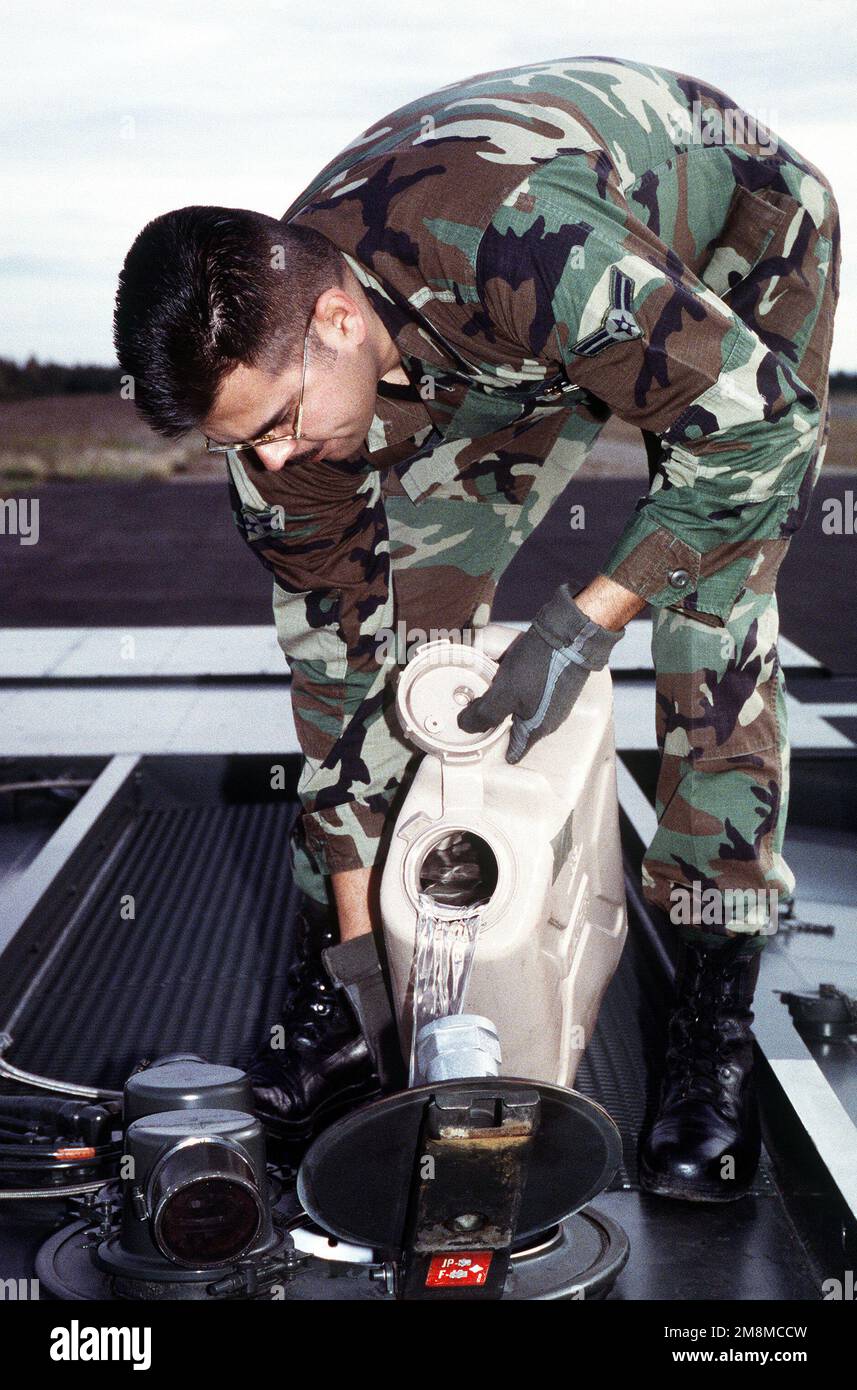 Fuel system icing hi-res stock photography and images - Alamy