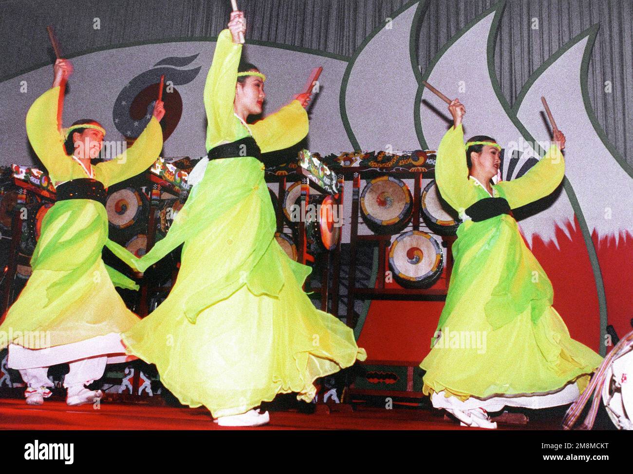 Korean dancers perform for soldiers at the Daewoo Friendship Night ...