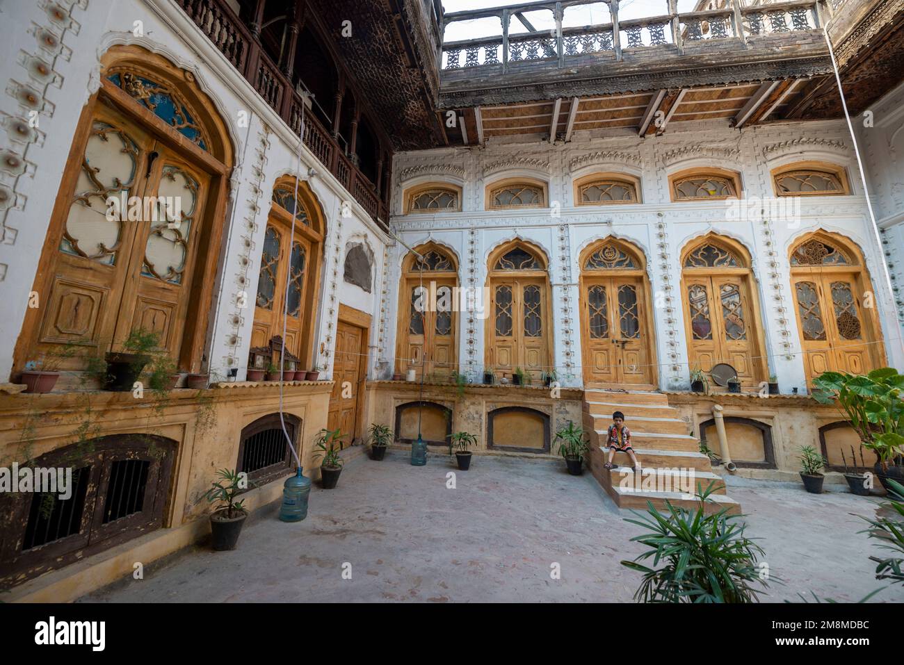 Courtyard of a old haveli merchants home, Peshawar, Pakistan Stock Photo - Alamy
