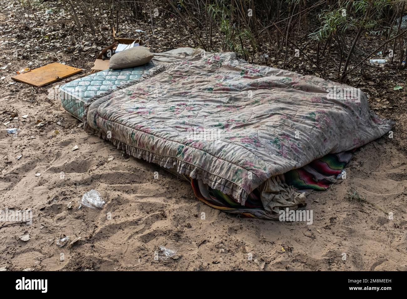 Living under bridge boulevard hi-res stock photography and images - Alamy