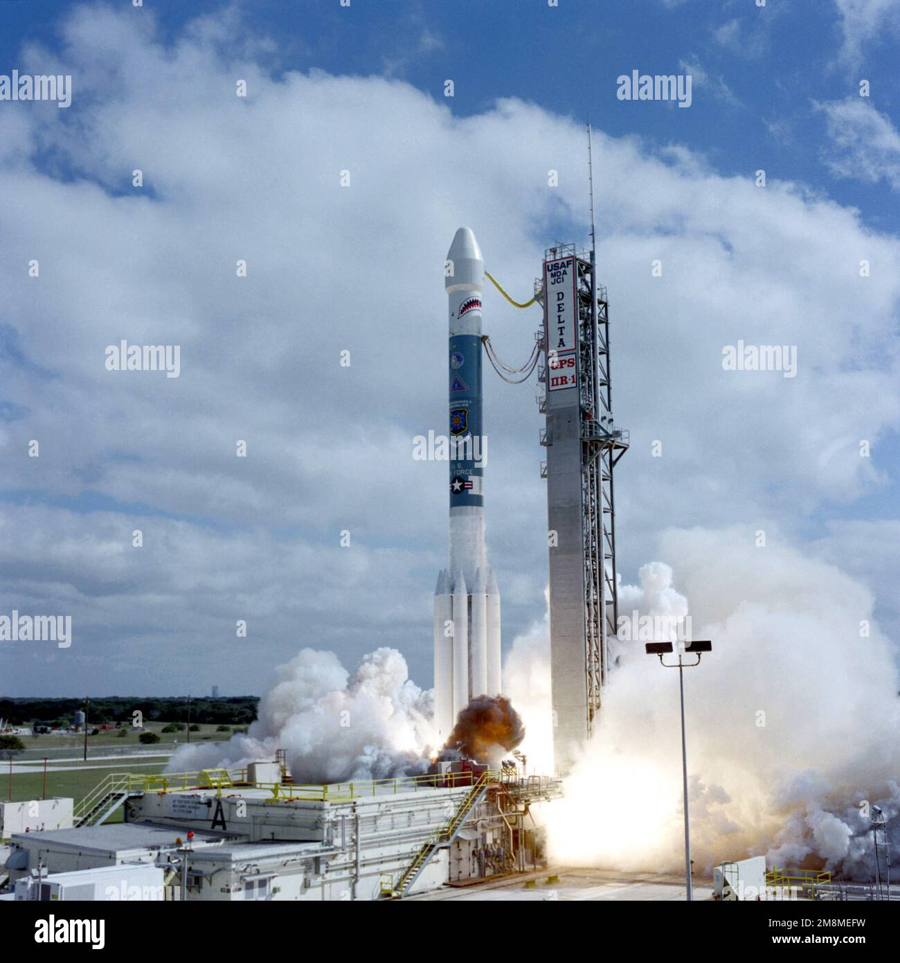 Mcdonnell douglas delta ii hi-res stock photography and images - Alamy