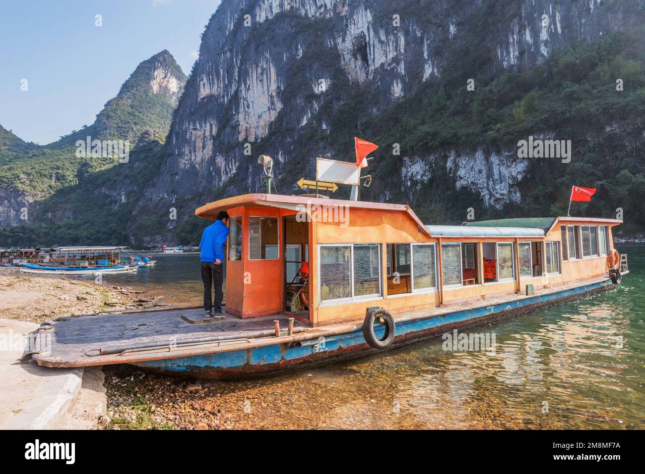 Passenger ferry of Li River near Xingping. China Stock Photo - Alamy