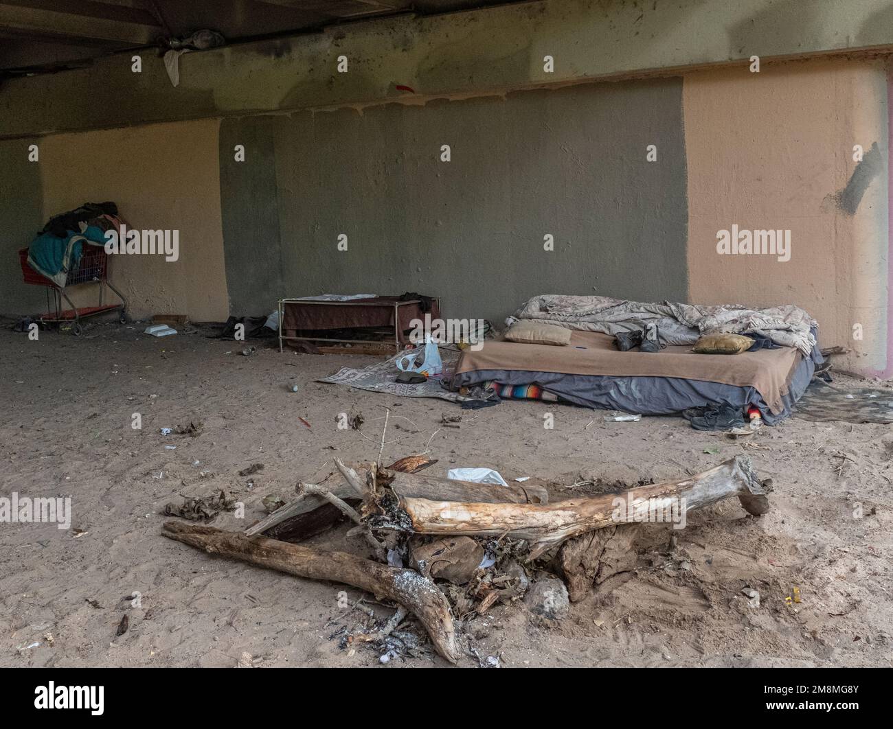 homeless living under Bridge Boulevard, Albuquerque, New Mexico Stock ...