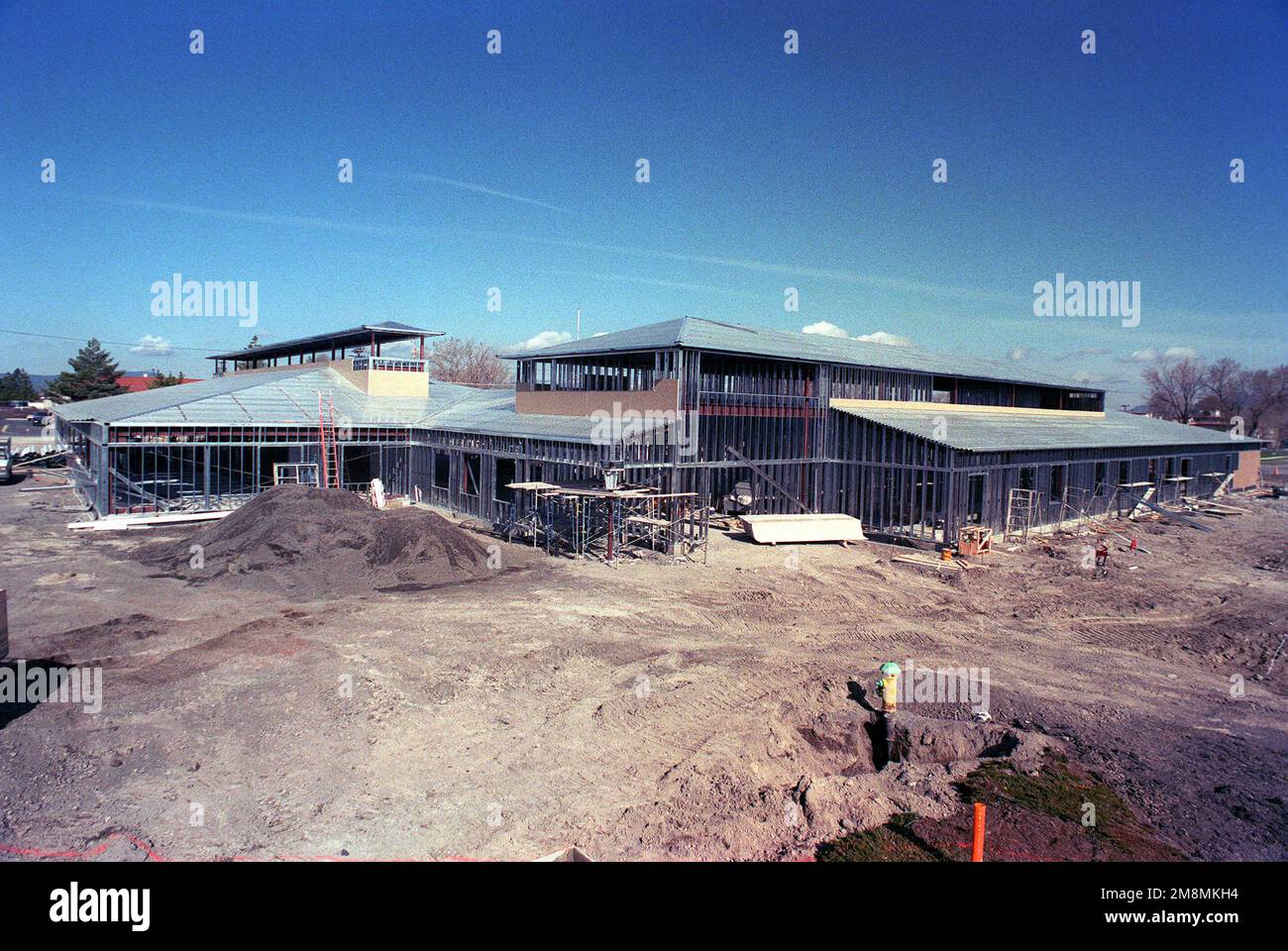 Skeletal steel frame hi-res stock photography and images - Alamy