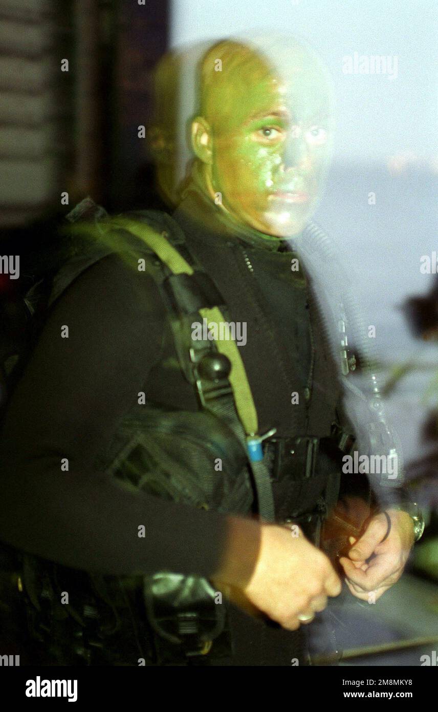 Australian clearance diving team one hi-res stock photography and ...