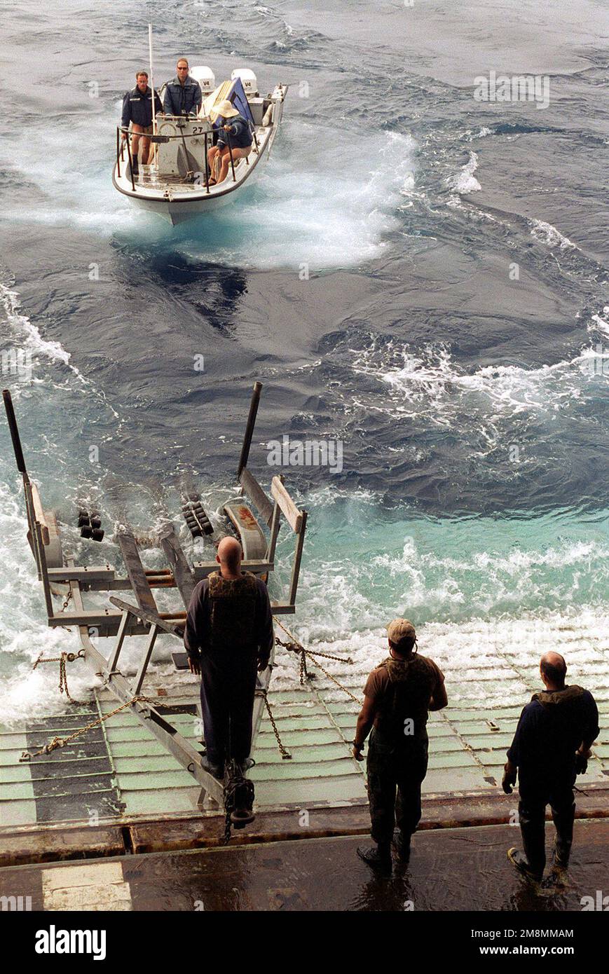 970620-N-3149V-008. Subject Operation/Series: KERNEL BLITZ '97 Base ...