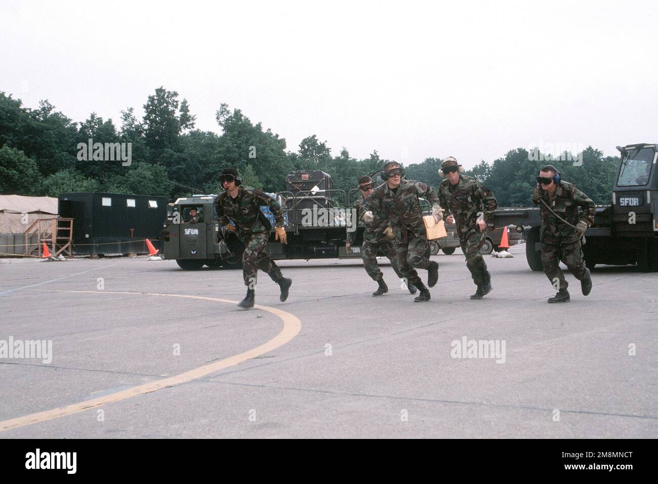 Engine running offload hi-res stock photography and images - Alamy