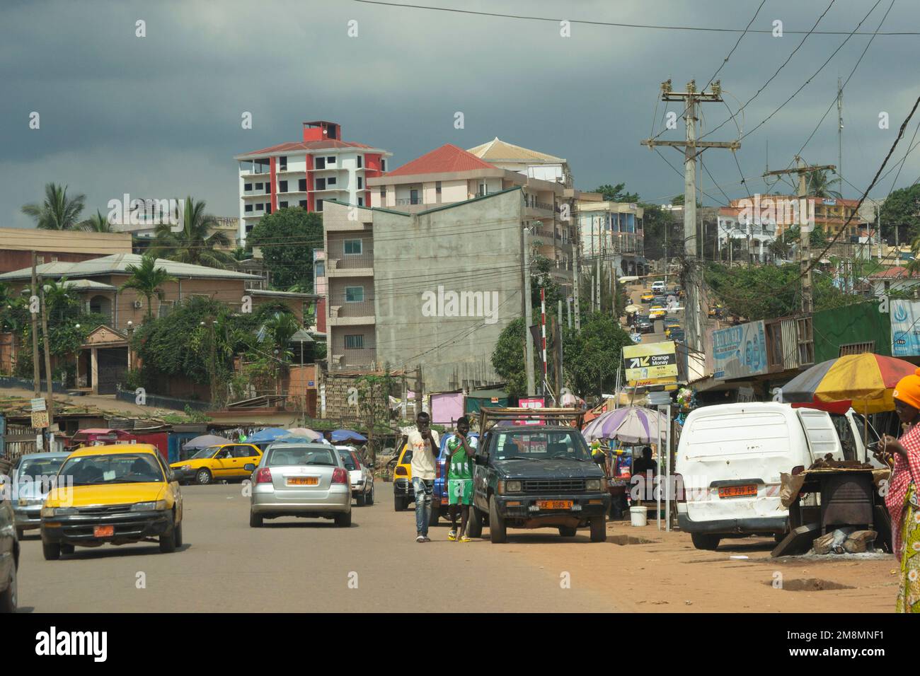 Yaounde street picture hi-res stock photography and images - Alamy