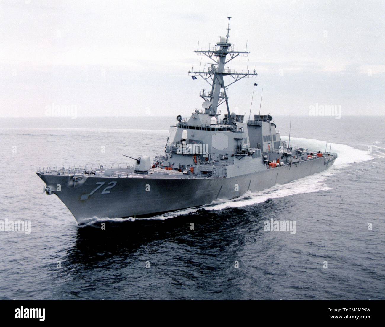 Aerial port bow view of the guided missile destroyer USS MAHAN (DDG-72 ...