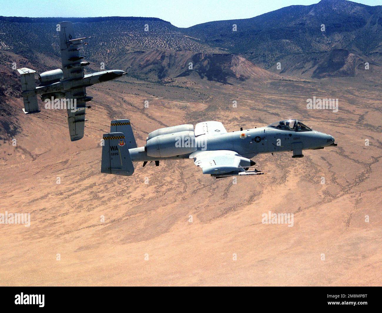 A 10s flying in formation hi-res stock photography and images - Alamy