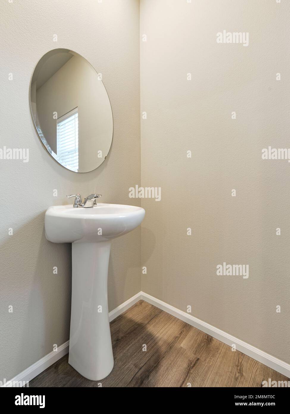 Interior sink hi-res stock photography and images - Alamy