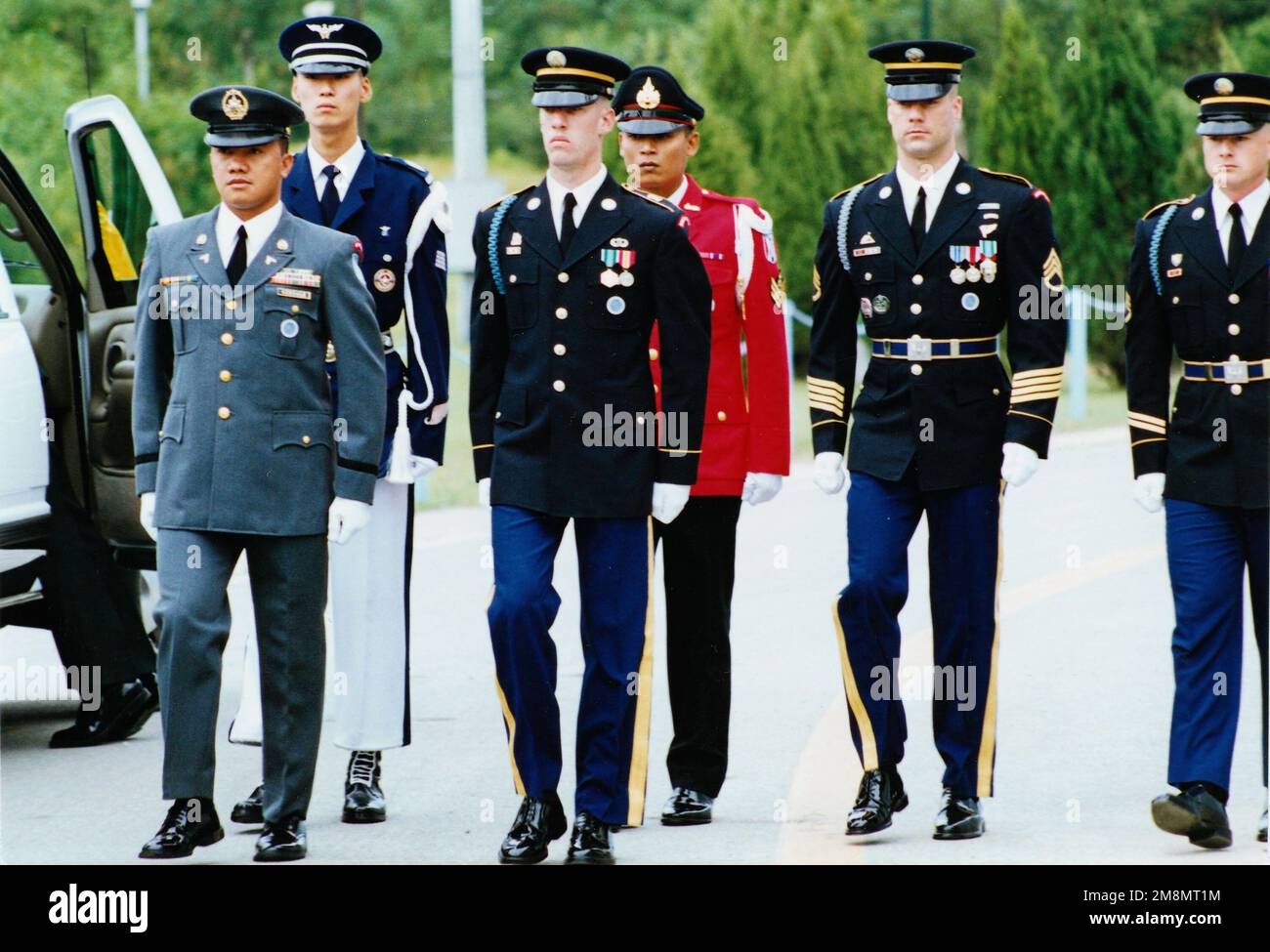 Members of the South Korean and U.S. Army Honor Guard move into ...