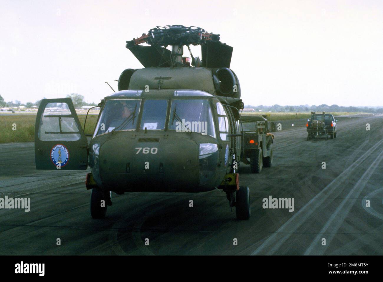 An Army National Guard UH-60 Black Hawk (Blackhawk) helicopter from ...