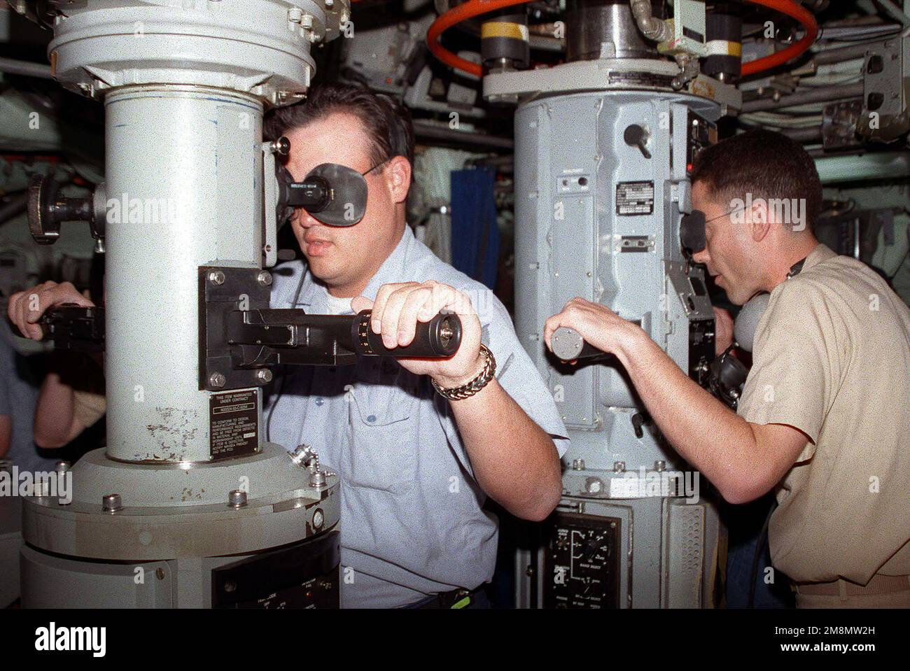 Periscopes hi-res stock photography and images - Alamy