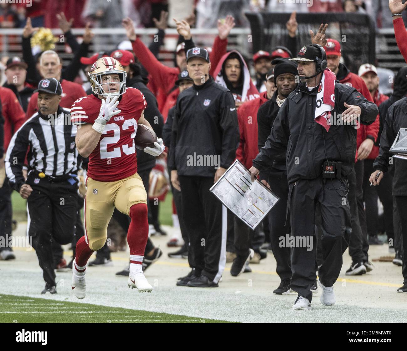 Kyle shanahan mccaffrey hi-res stock photography and images - Alamy