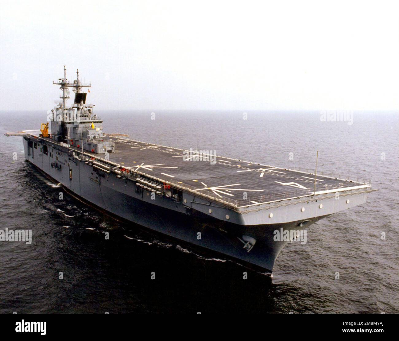 DN-SD-01-09531. Base: USS Boxer (LHD 4 Stock Photo - Alamy