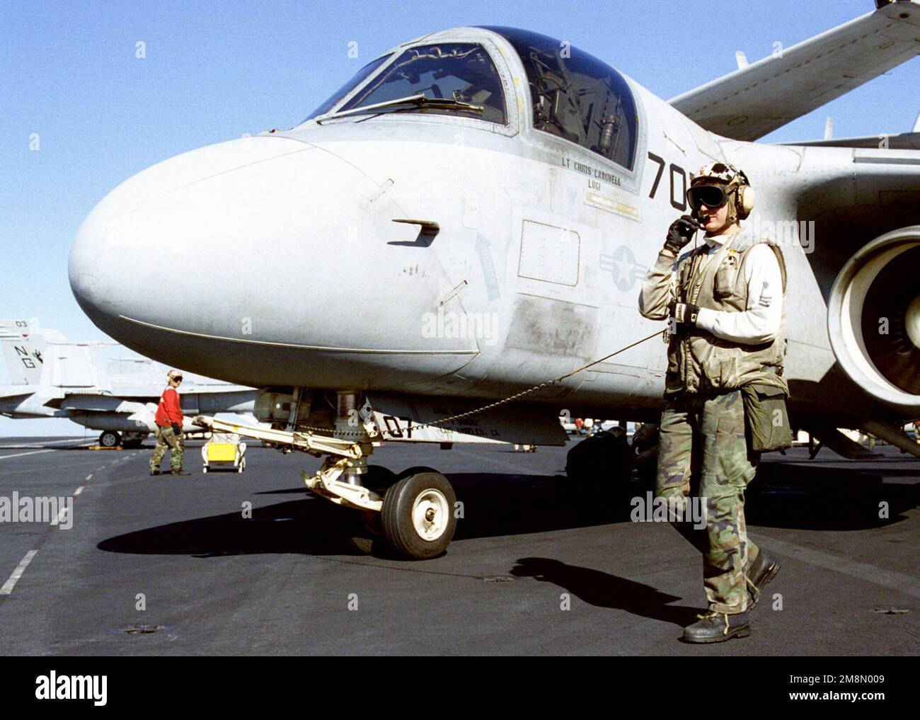Aviation Electricians Mate 1ST Class John Perry talks with S-3 Viking ...