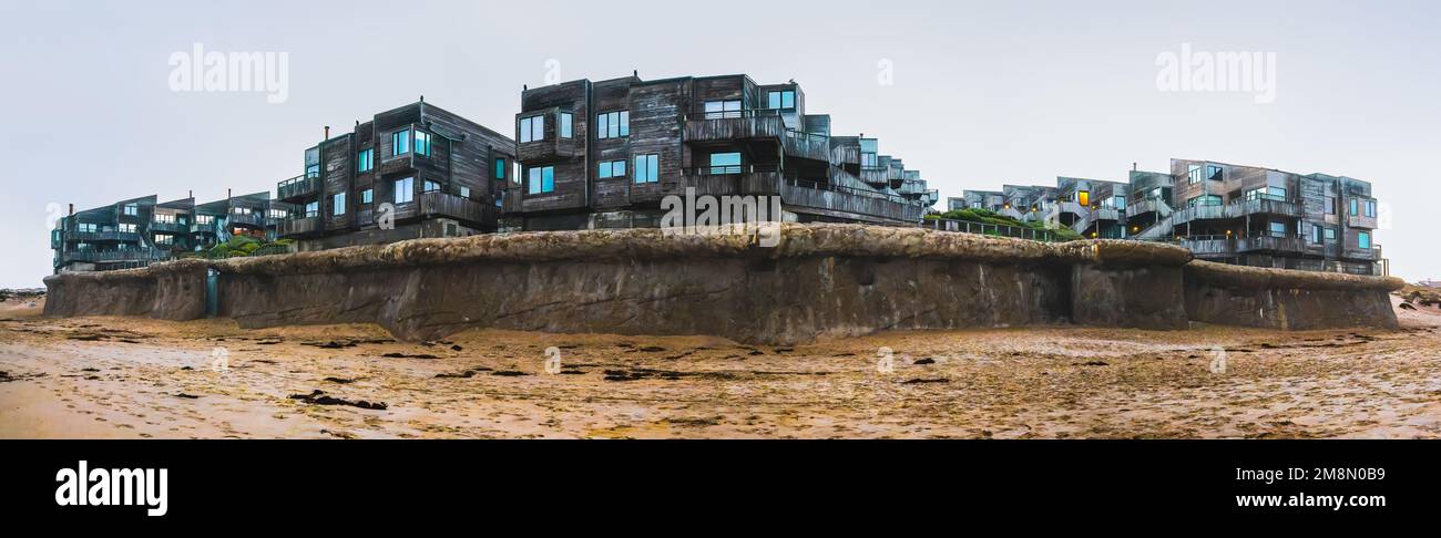 Beautiful apartment complex california hi-res stock photography and ...