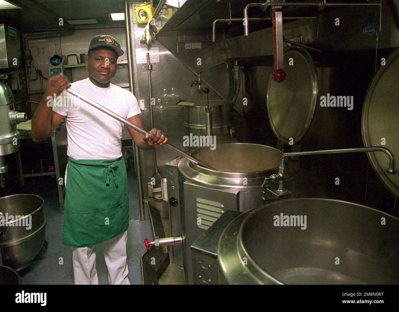 US Navy Mess Management SPECIALIST 2nd Class (MS2) Ronnie Barnes ...