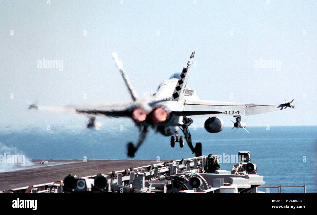 An F/A-18C Hornet from Strike Fighter Squadron Eight Six (VFA-86 ...