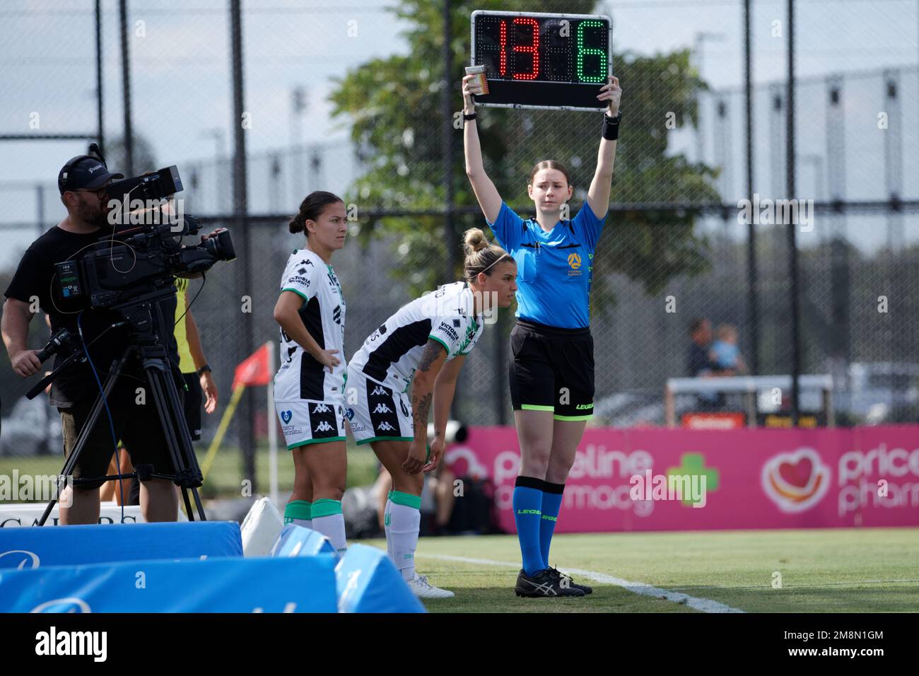 Sydney, Australia. 14th Jan, 2023. Referee Mikayla Ryan signals a ...