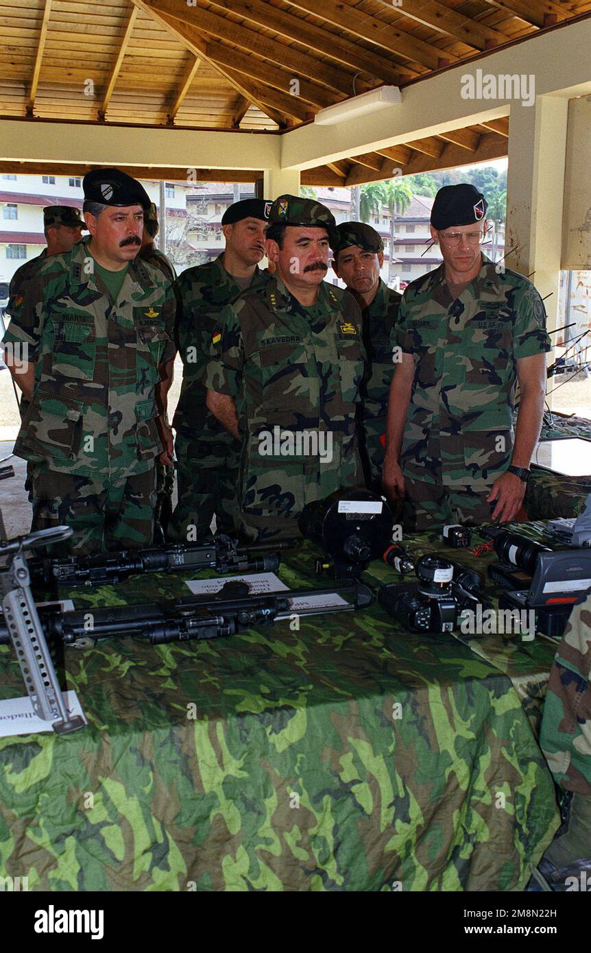 LGEN Daniel Alfonso Saavendra Franco, (center), Commander, Bolivian ...