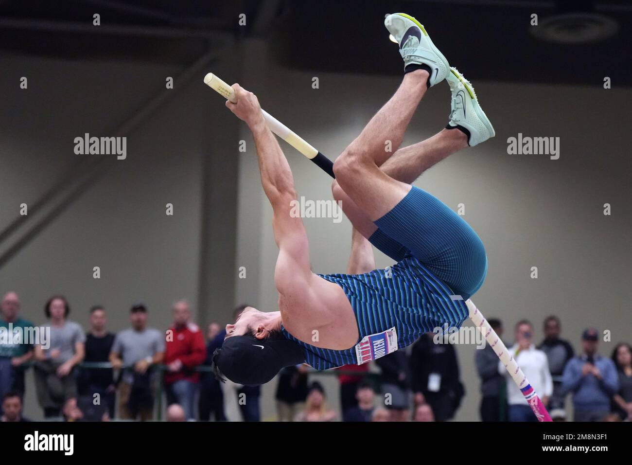 Jacob Wooten places second in the elite men's competition at 19-1 (5 ...