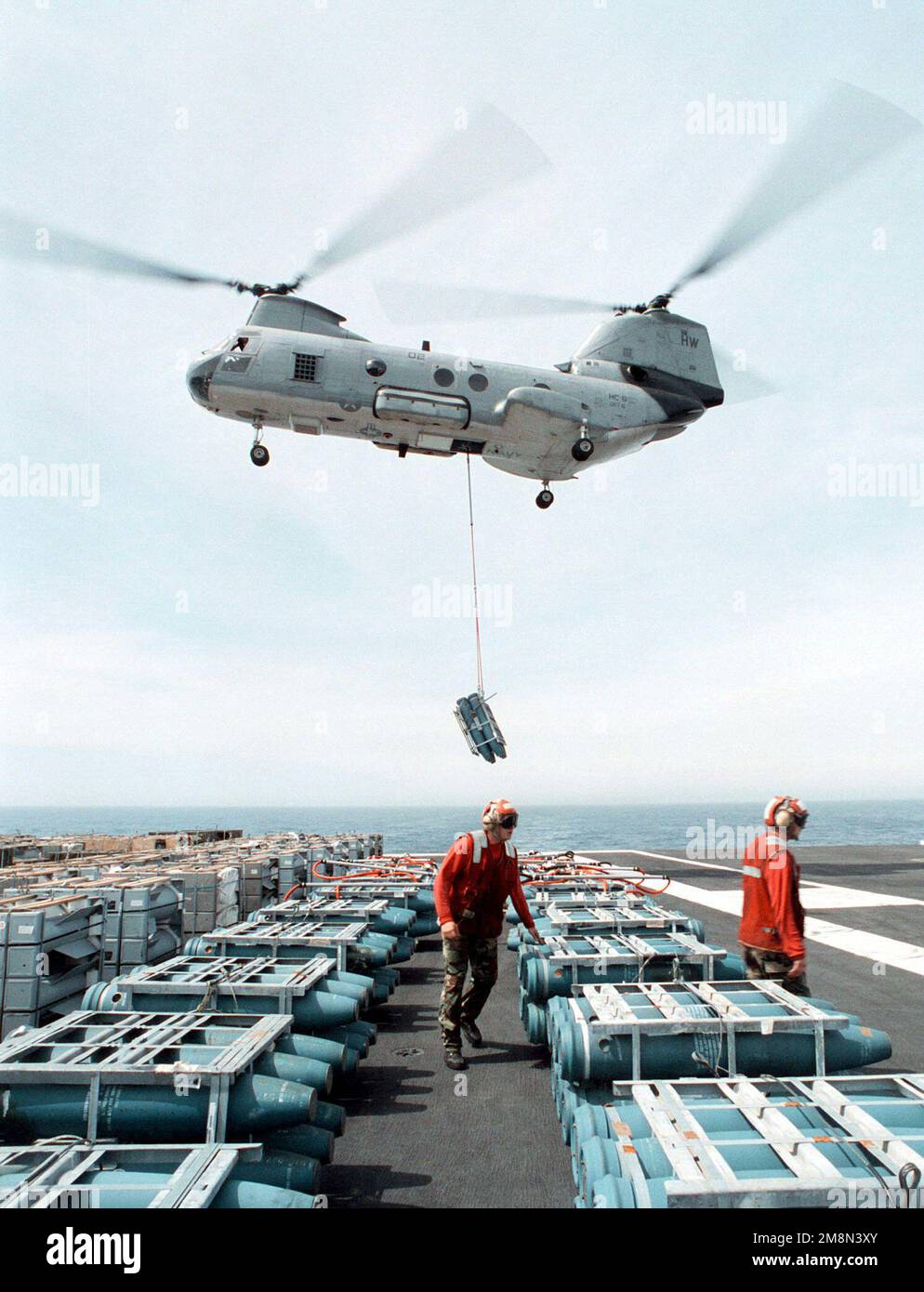 A US NAVY CH-46D Sea Knight from Helicopter Combat Support Squadron Six ...