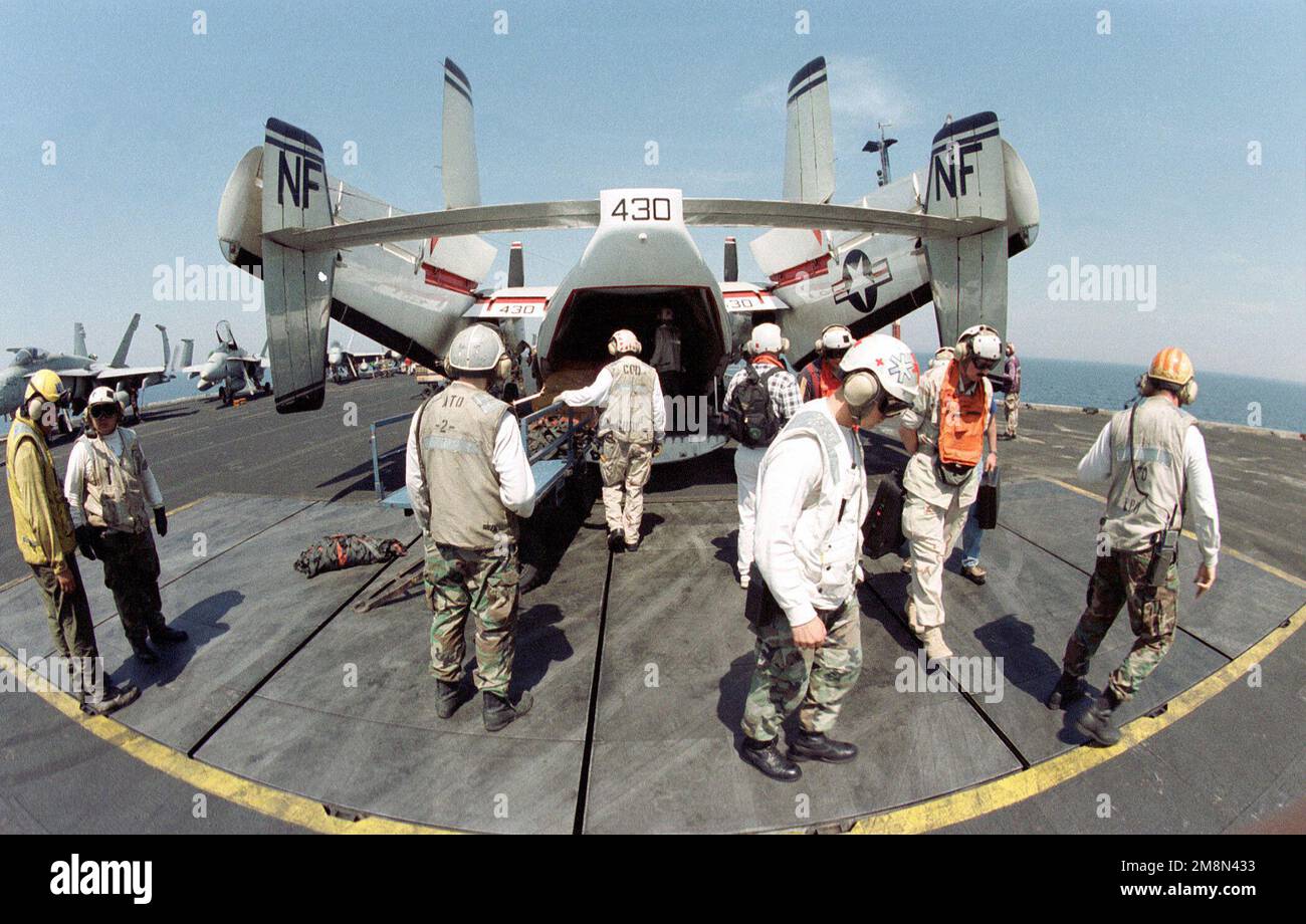 Us navy crew hi-res stock photography and images - Alamy
