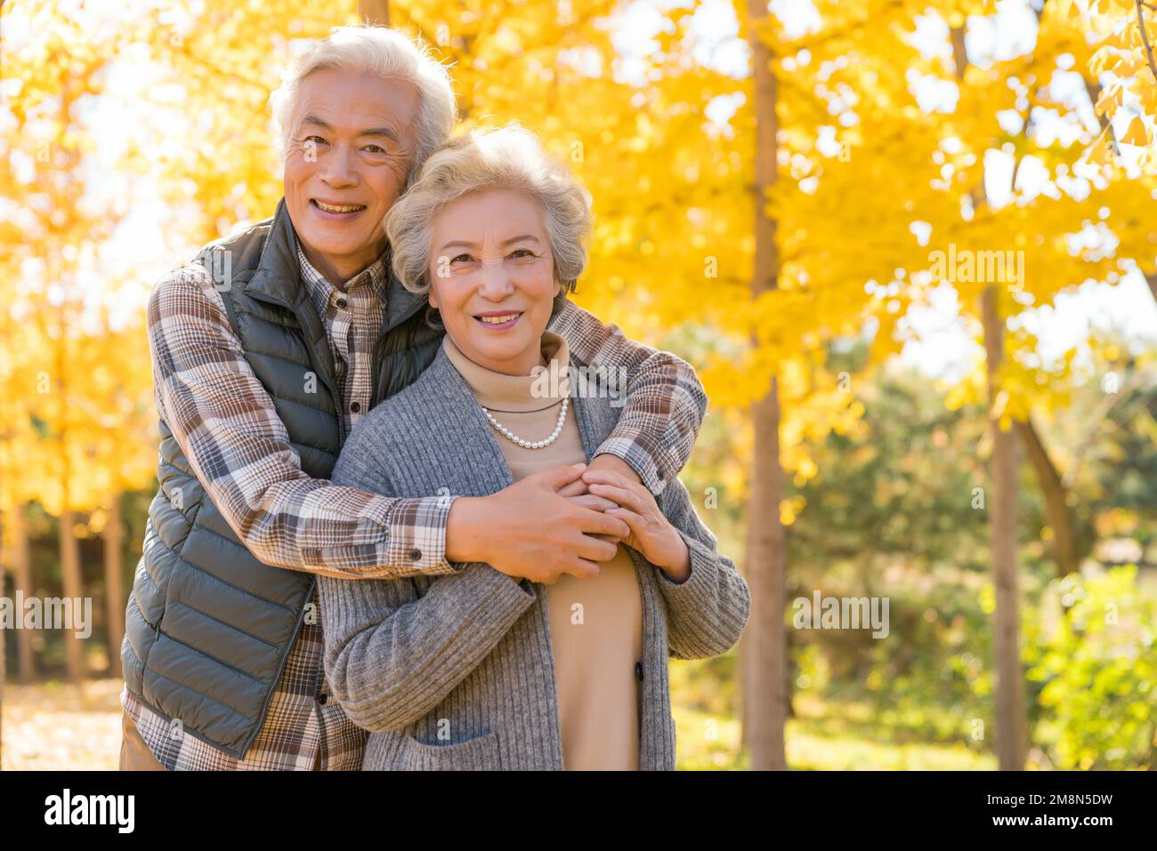 Sweet elderly couples Stock Photo - Alamy