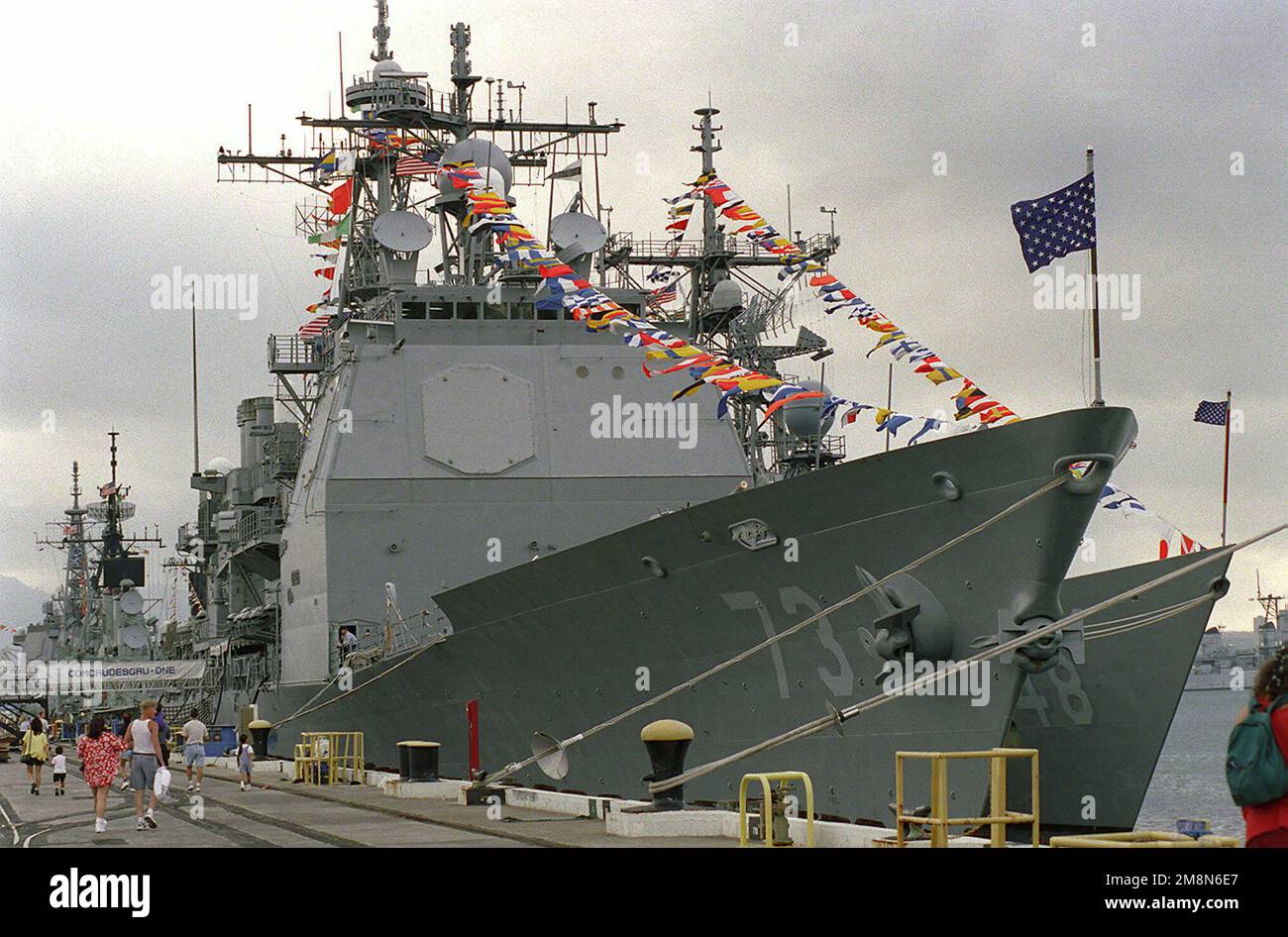 The USS PORT ROYAL (CG 73), left, and the USS VANDEGRIFT (FFG 48 ...