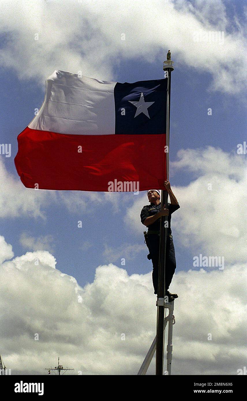Flagstaff on a ship hi-res stock photography and images - Alamy