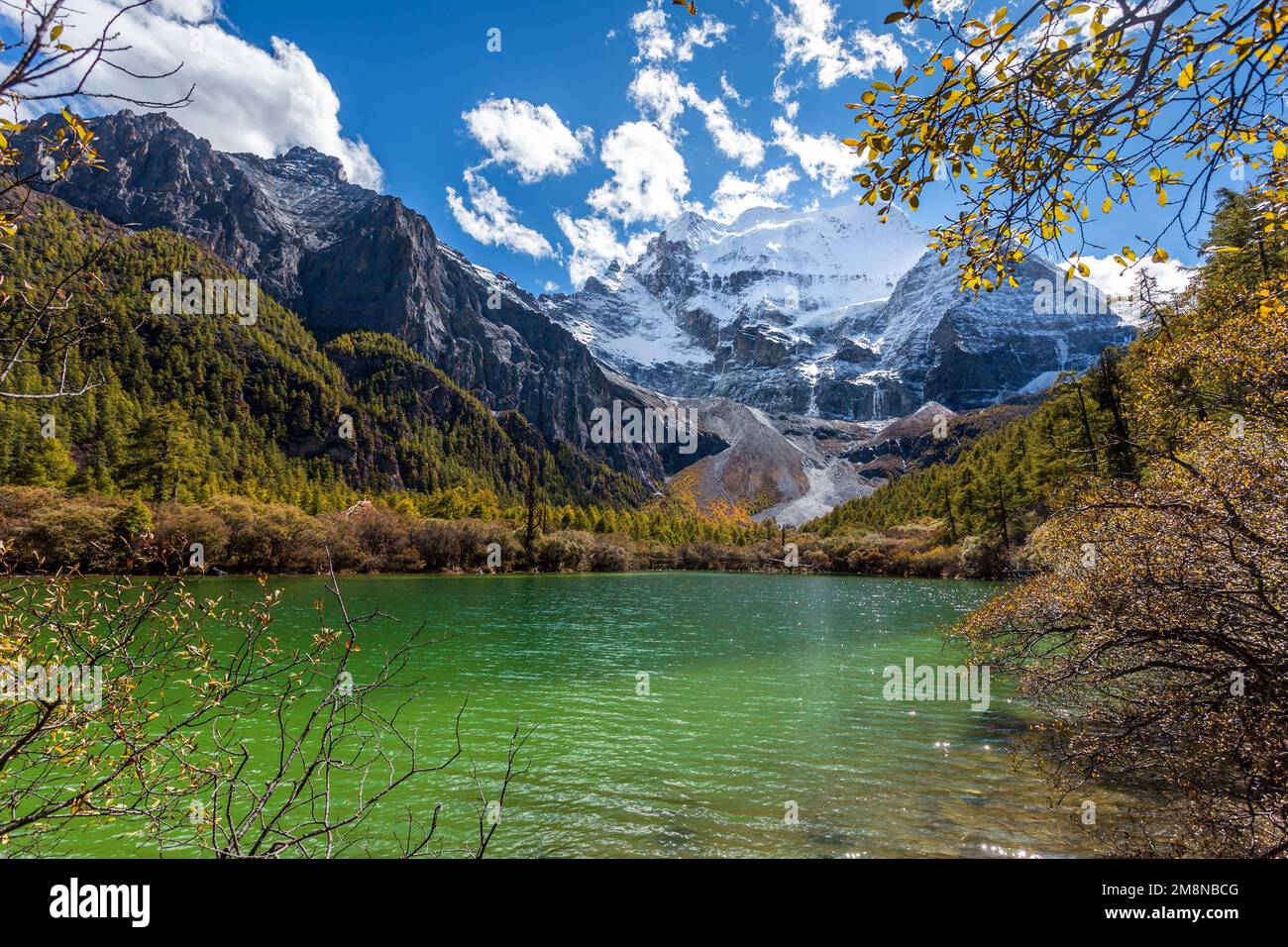 Aden mountain hi-res stock photography and images - Alamy