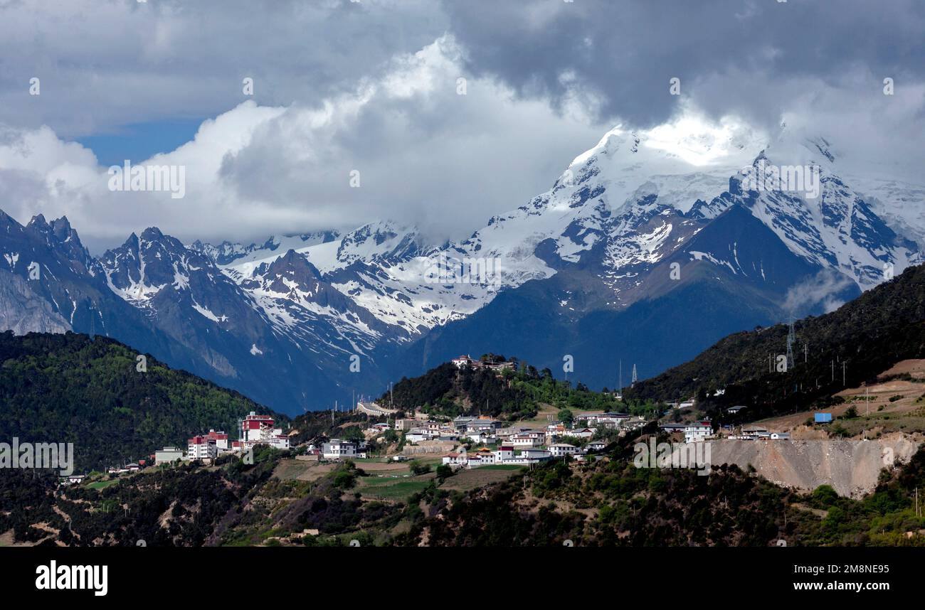 Deqin county, yunnan province, 214 national highway Stock Photo - Alamy