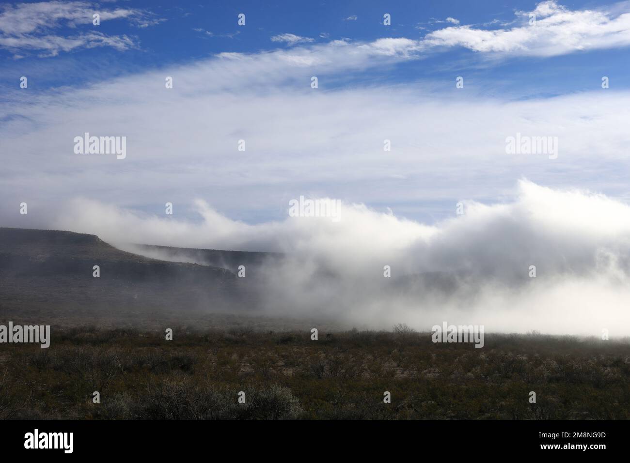 Cloudy landscape hi-res stock photography and images - Alamy