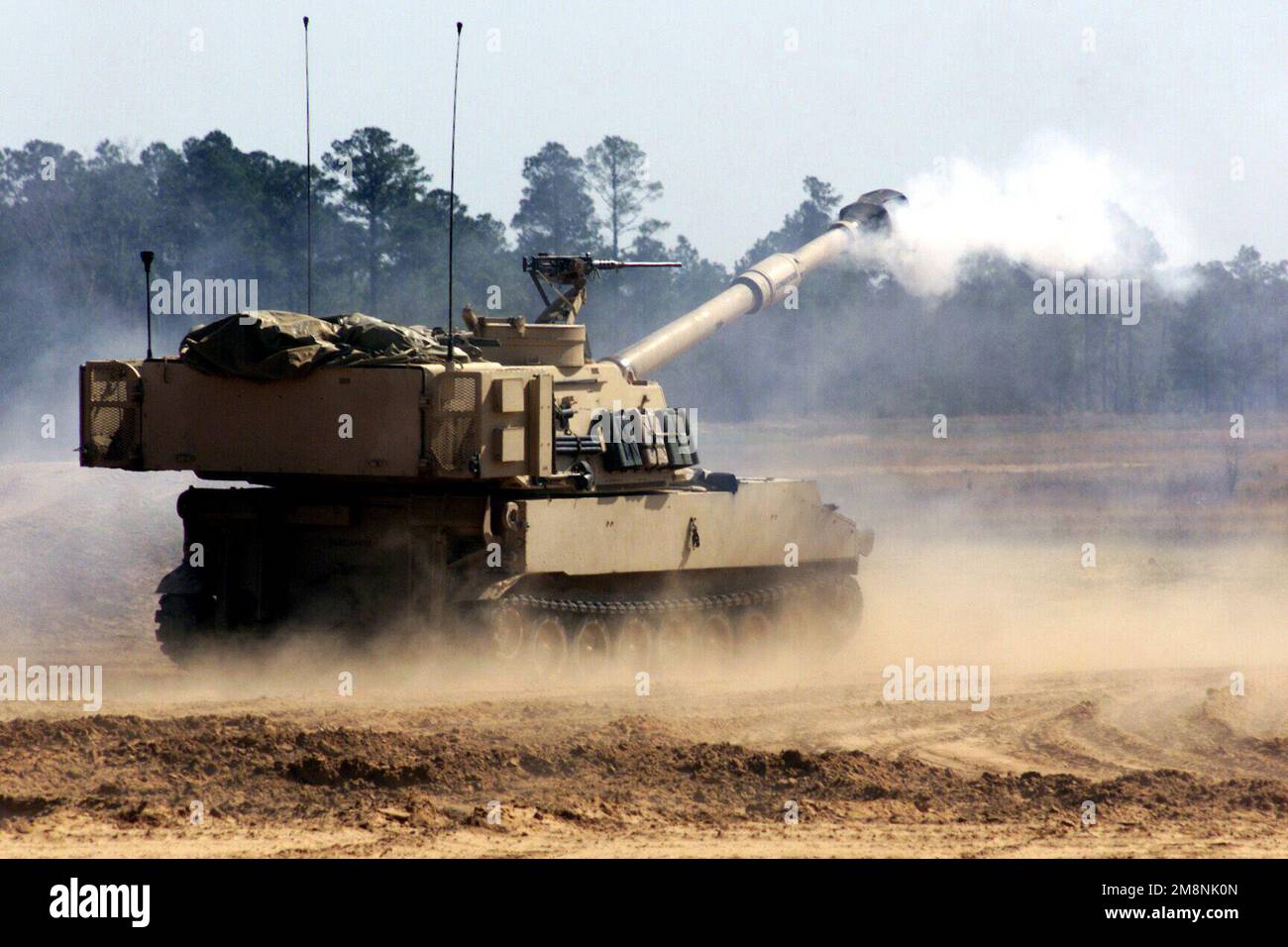 M109a6 paladin howitzer hi-res stock photography and images - Alamy