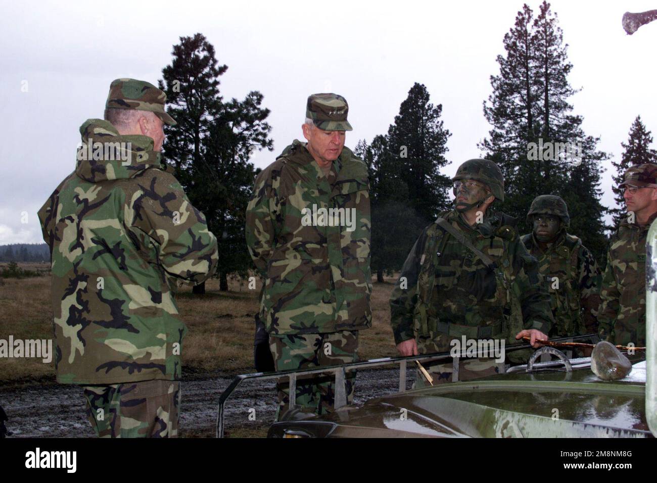 US Army General Dennis J. Reimer, CHIEF of STAFF, US Army, gets a brief ...