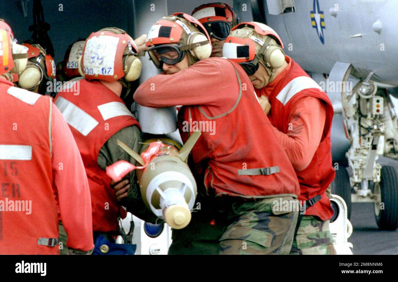 2000 ibs hi-res stock photography and images - Alamy