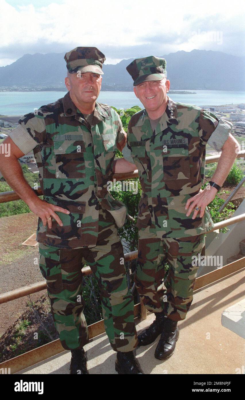 General Charles C. Krulak, 31st Commandant of the Marine Corps (right ...