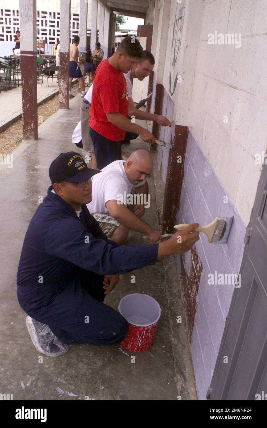 Crewmen from USS REUBEN JAMES (FFG 57) participate in Operation ...