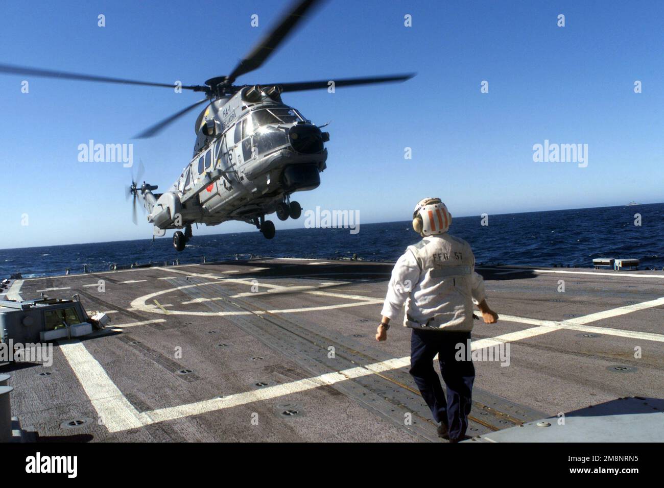 Us navy chief boatswains mate hi-res stock photography and images - Alamy