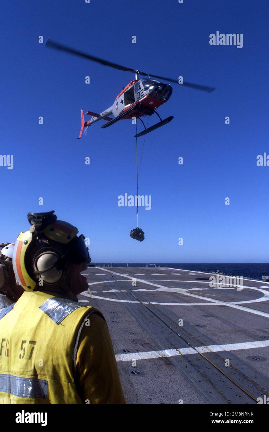 Hoisting operations hi-res stock photography and images - Alamy