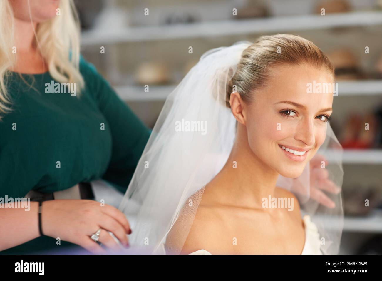 Hairdresser uk women hi-res stock photography and images - Alamy