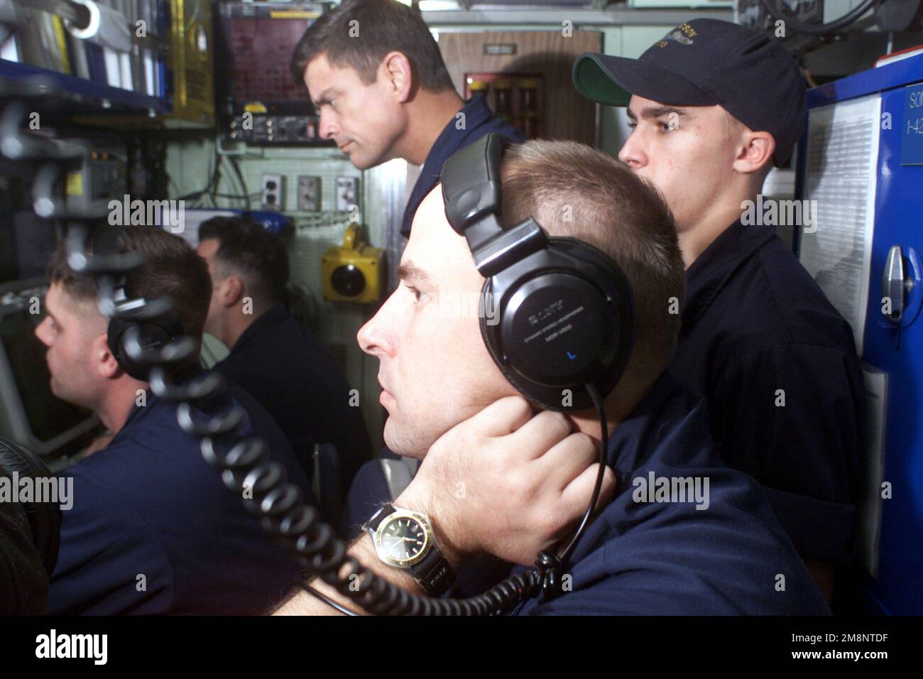 First class sounds hi-res stock photography and images - Alamy