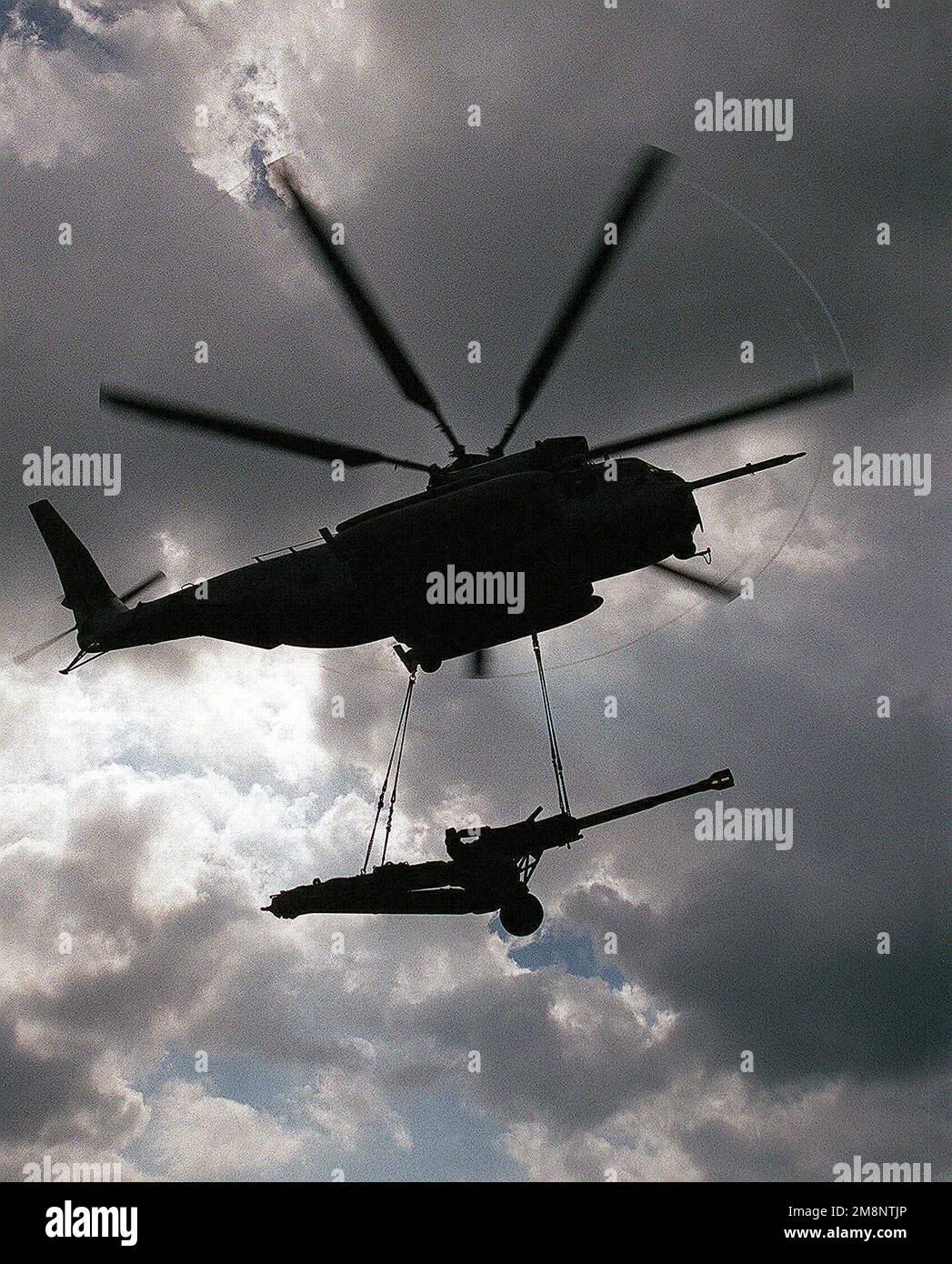 A CH-53E Super Stallion helicopter from Marine Medium Helicopter ...