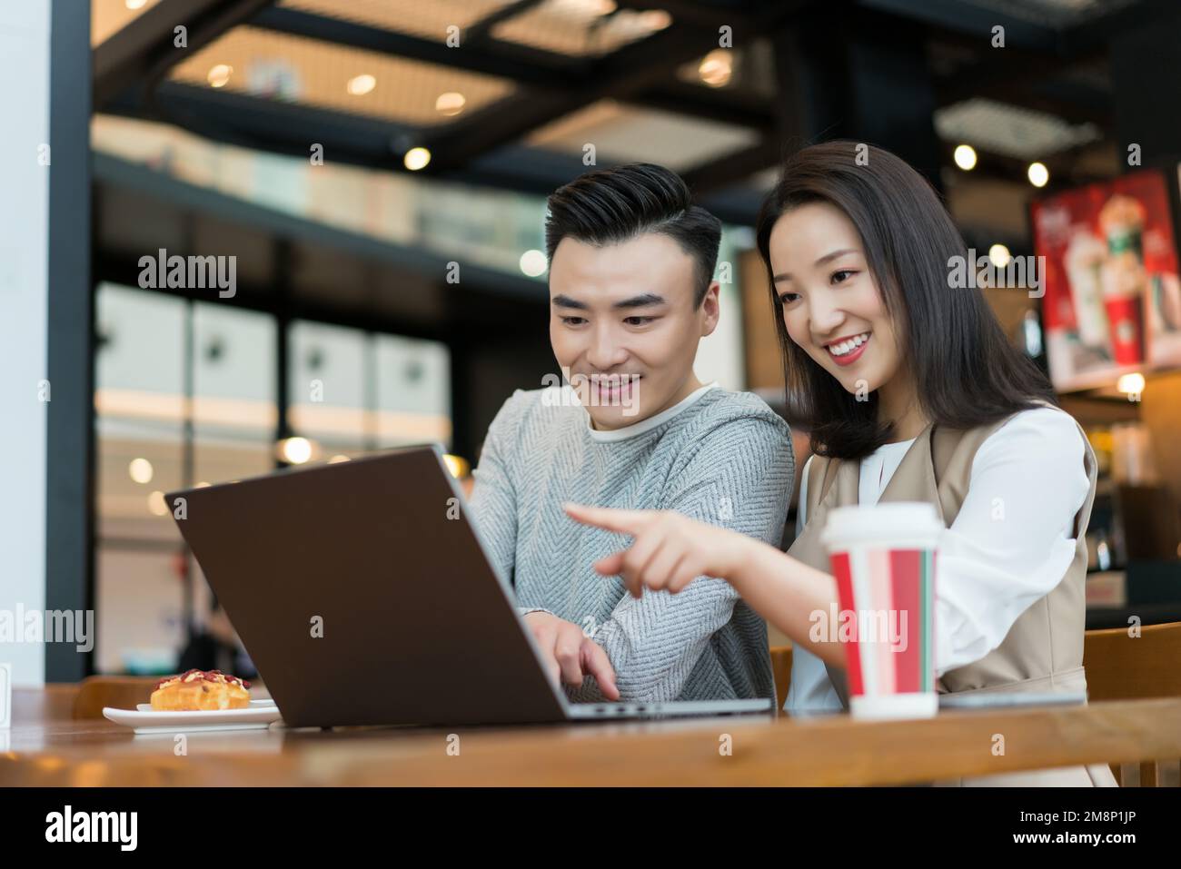 Happy young couple date Stock Photo - Alamy