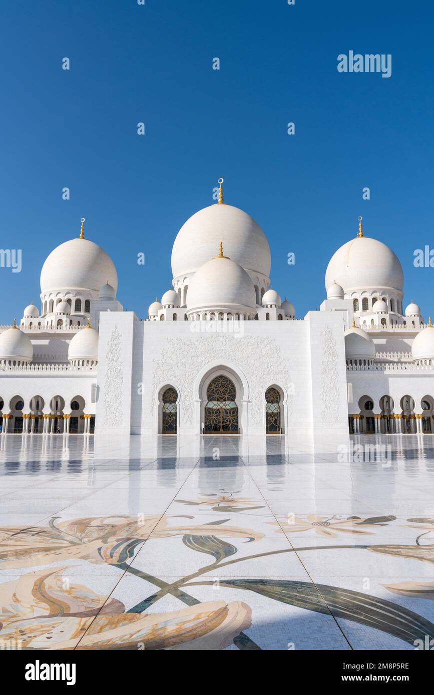 ABU dhabi grand mosque Stock Photo - Alamy