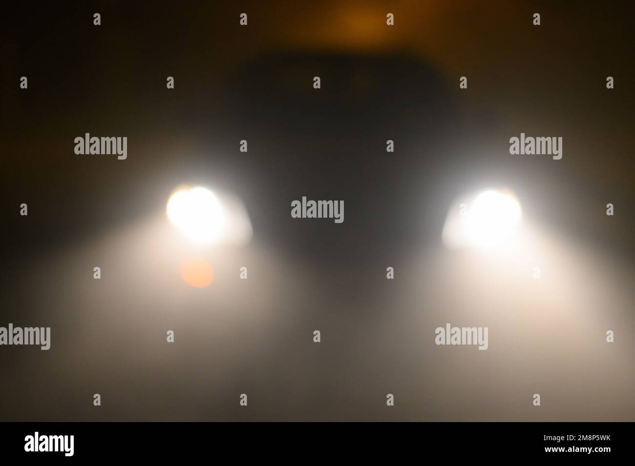 Car headlights at night hi-res stock photography and images - Alamy